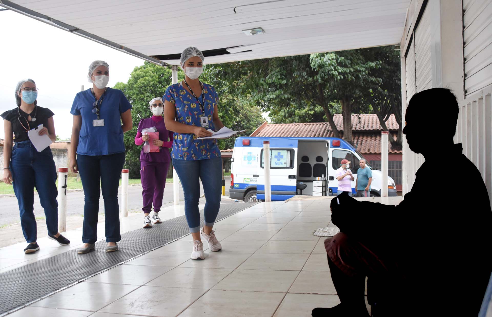Secretaria de Saúde entrega uniformes às equipes de Consultório na Rua ...